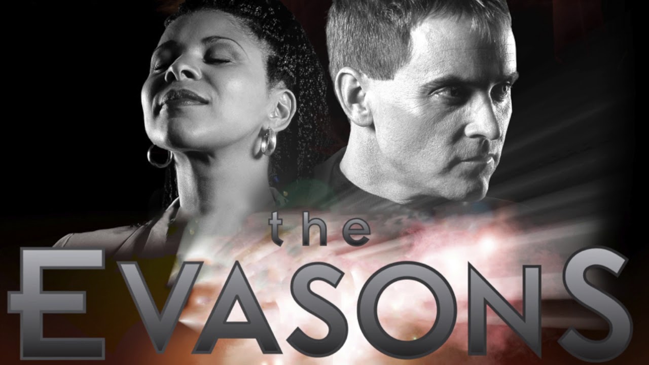 Psychic Photography on stage - The Evasons, Mentalist Duo - YouTube