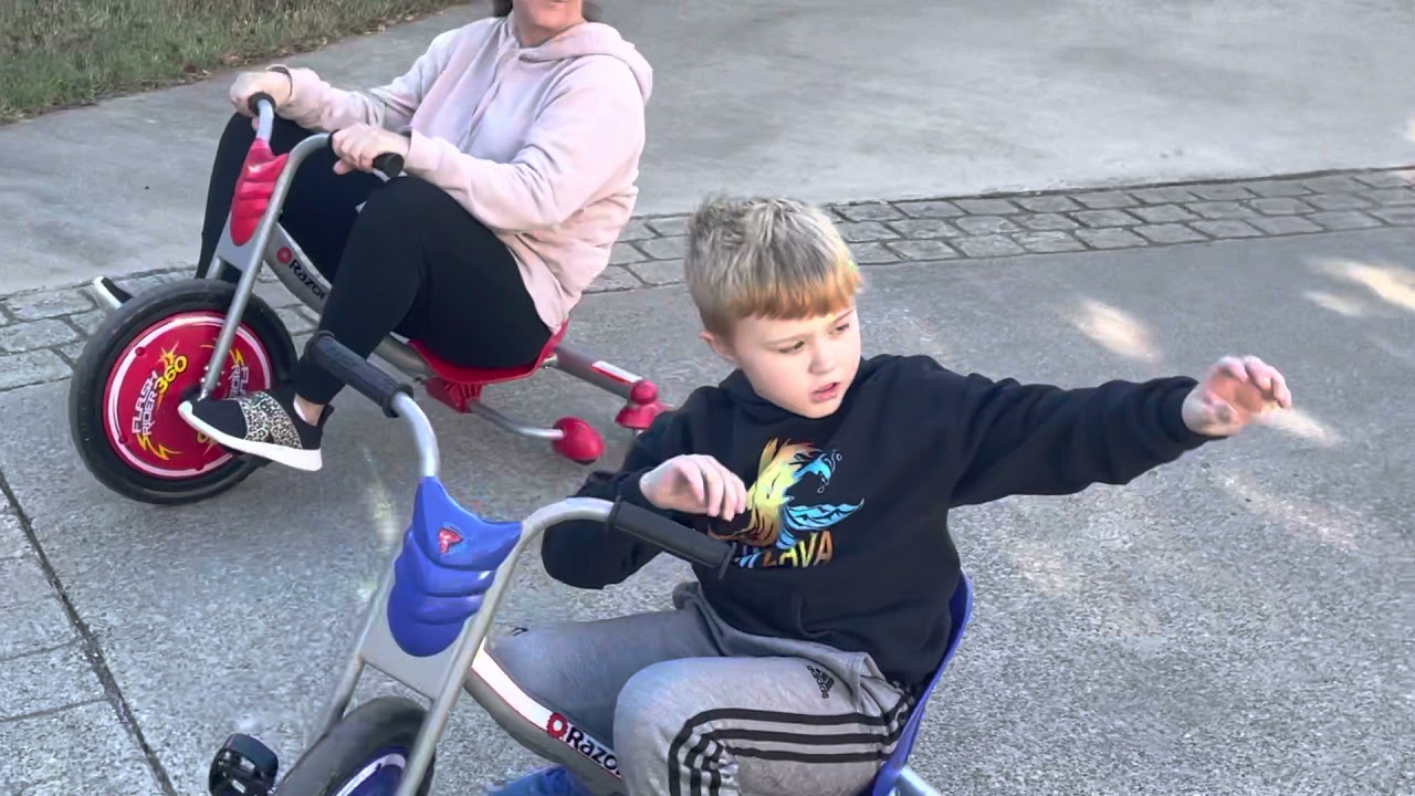Razor 360 Caster Trike Race #1 !! - YouTube