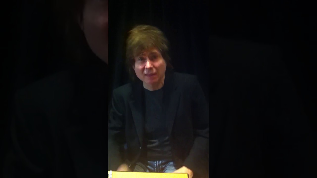 Quinton Flynn voicing Reno at London Anime and Gaming Con 2017 - YouTube