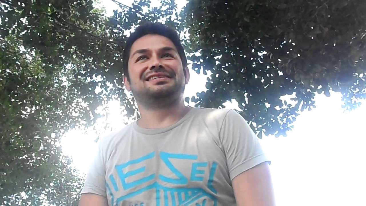 el JOHN SOLIS contando el chiste del conejito - YouTube