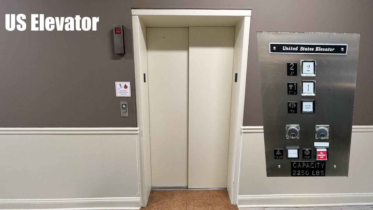 U.S. Hydraulic Elevator at Palwaukee Plaza in Prospect Heights, IL ...