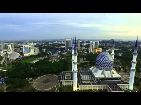 Aerial view of Sultan Salahuddin Abdul Aziz Mosque - phantom 3 pro
