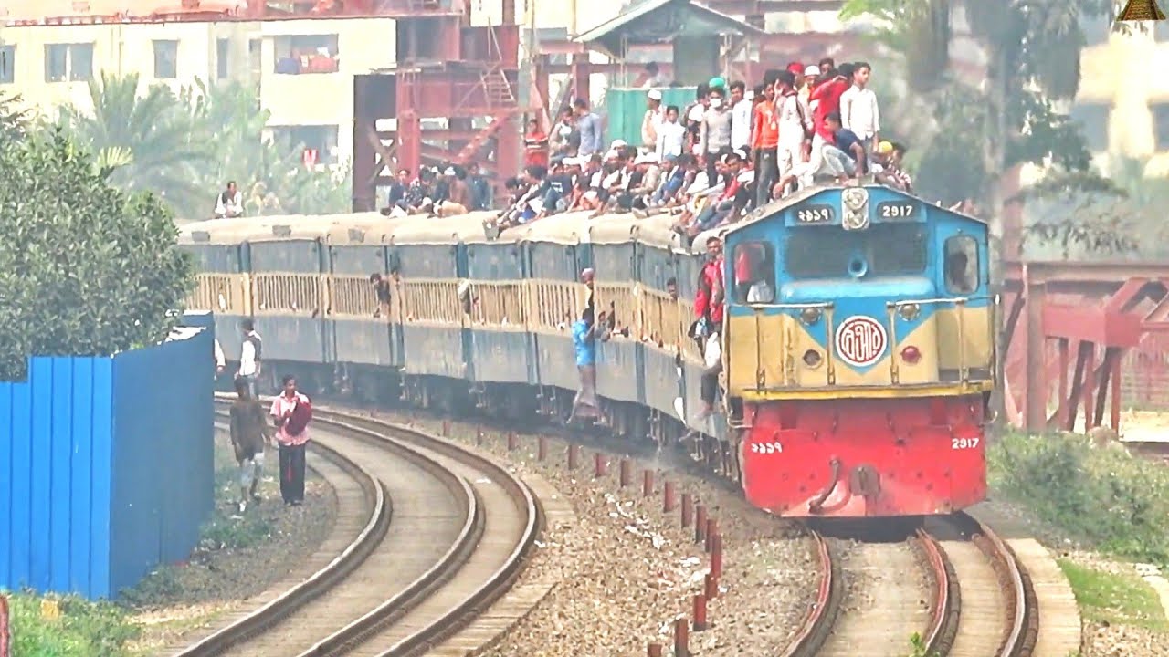 Bangladesh Railway BR Kalni Express ||Crowded Train spotted near ...
