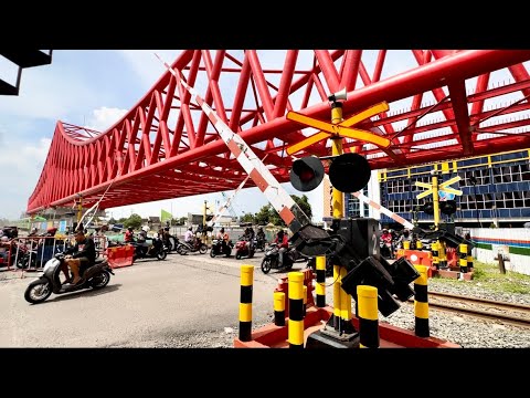 FORMASI BARU!, Perlintasan Unik Kereta Api Simpang Joglo Kota Solo ...