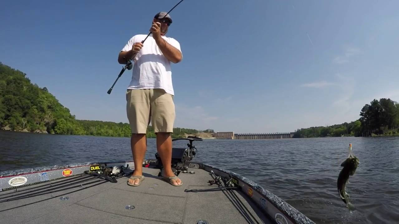 Fishing behind Lay Dam - YouTube