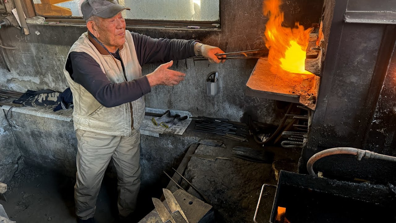 Forging Knives LIVE at 200 Year-Old Japanese Forge - YouTube