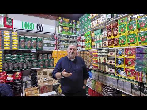 Adana’da, çayın duayeni “Çay Vadisinde” bizlere çayı anlattı. Çay nereden geldi, nasıl demlenir?..
