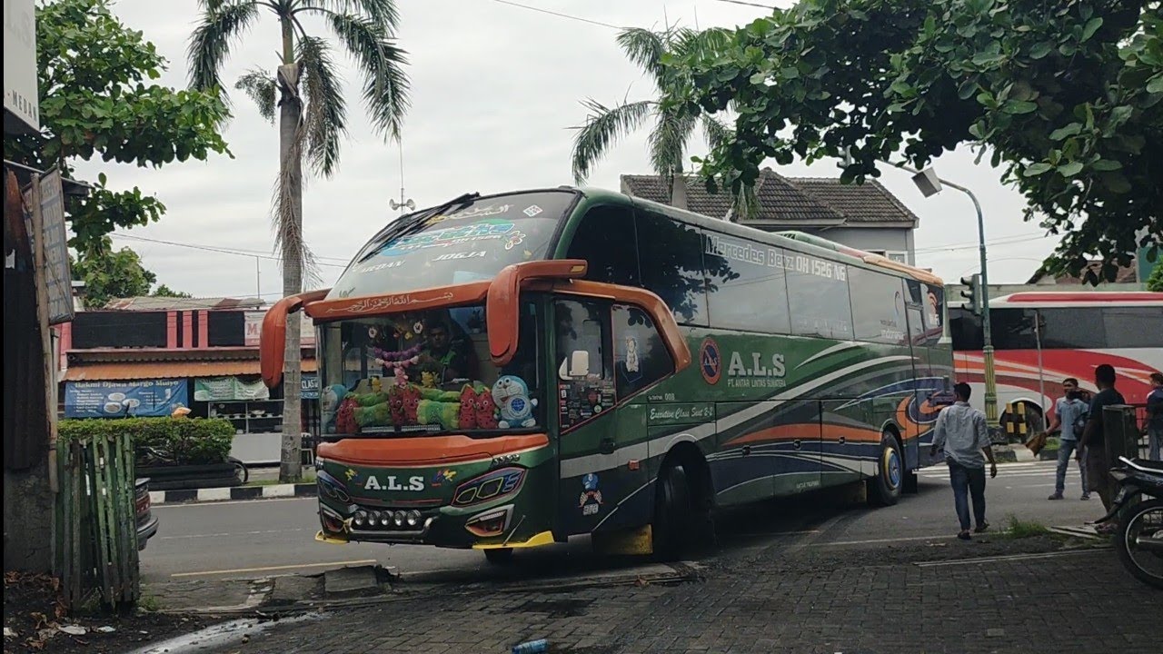 BURU WAKTU BUS ALS 378 LANGSUNG PUTAR DI GARASI SINAR JAYA...‼️BUS ALS ...
