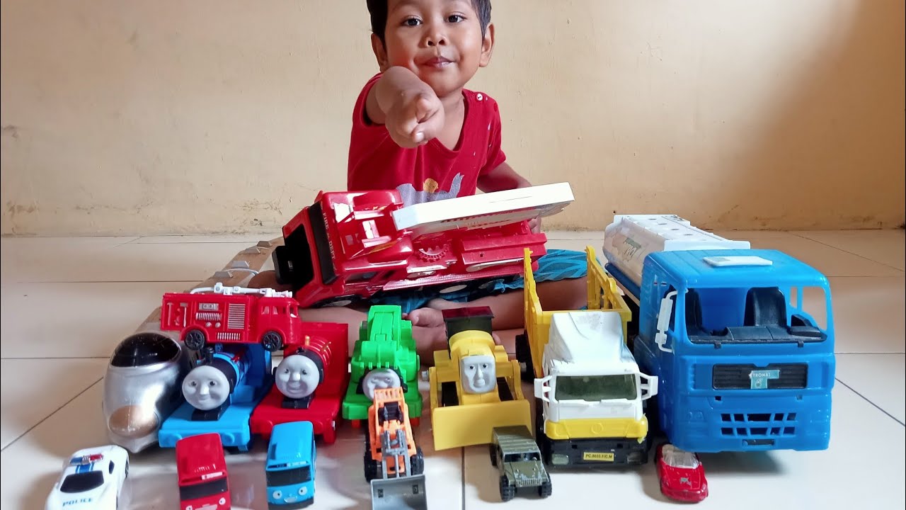 Belajar...mengenal nama2 mainan dan warna - YouTube