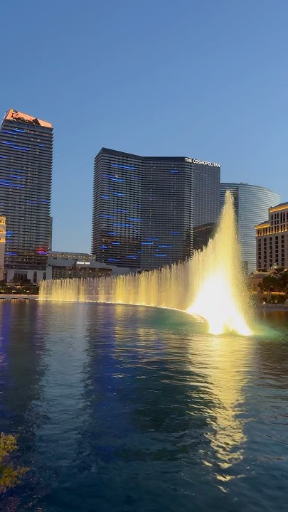 Fuente Bellagio Fountain The Strip Las Vegas Boulevard Cosmopolitan Paris Caesar Palace ...
