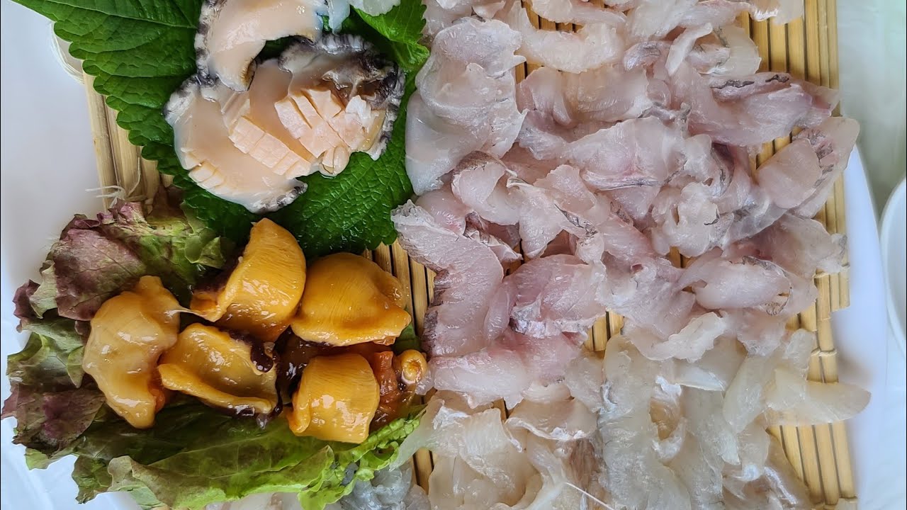 횟집 정식 풀코스인데 창밖 비가 옵니다 It's a full course of raw fish restaurants in ...
