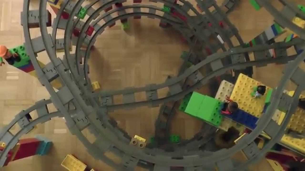 5 levels Lego Duplo track with a fancy turnaround on top and a pass ...