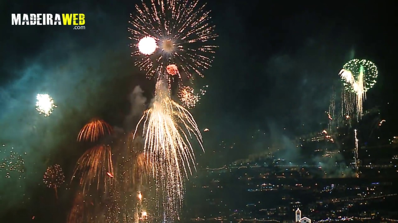 Madeira New Year’s Fireworks 2016/2017 - YouTube
