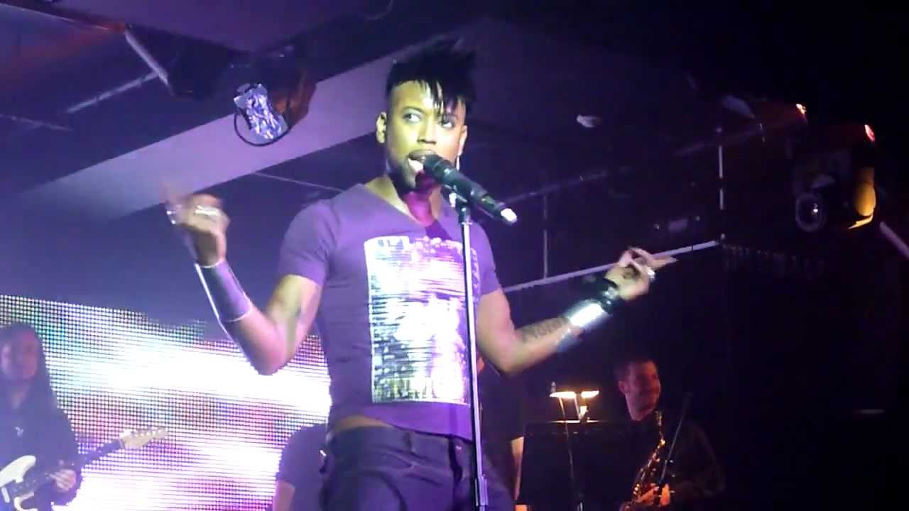 B Slade Performs 'WallFlower' at NYC's XL Nightclub (12-2-12) - YouTube