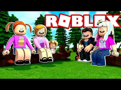 Happy Roblox Family | Camping Trip | Bear Chases Molly!