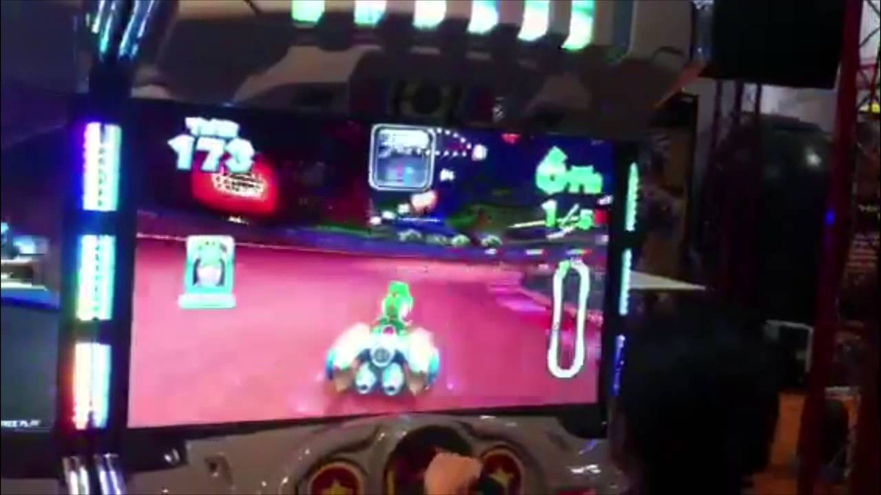 IAAPA 2013 - Arcade Game Montage - Mario Kart GP DX, Batman, Mach Storm ...