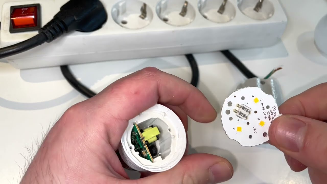 Defecte LED lamp repareren (àla Showroom) - YouTube