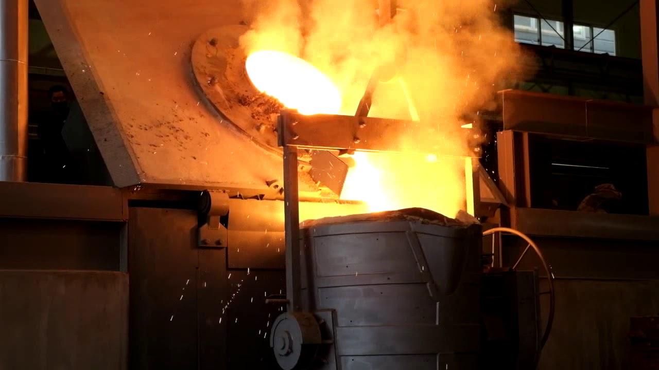 Pouring - Steel Casting for Manganese Parts of Cone & Jaw Crusher - YouTube