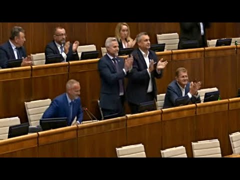 Potlesk a radosť v NR SR: Poslanci schválili zmenu Ústavy o 2 pohlaviach! (26.9.2025)