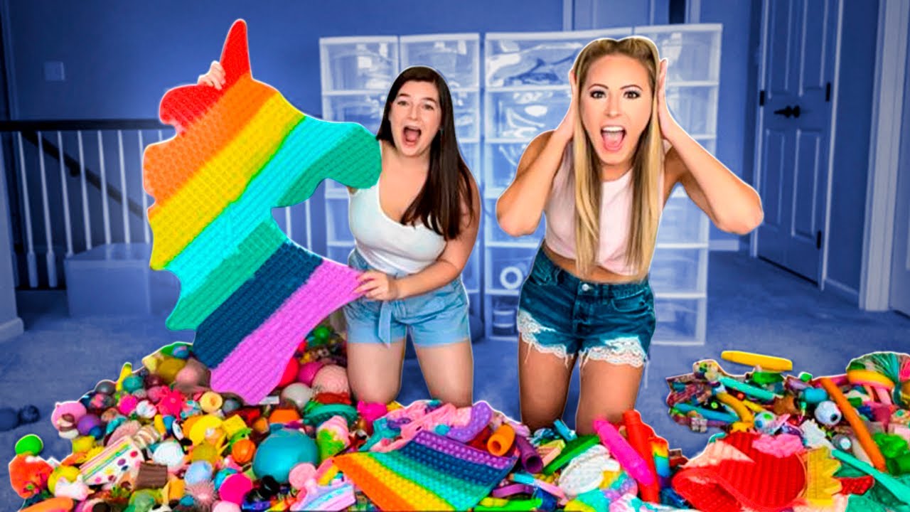 Organizing PurpleStar02’s HUGE Fidget Collection!!! - YouTube