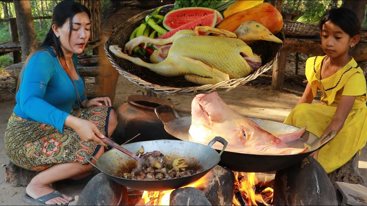 Yummy! Duck & pig head recipe- Cooking duck soup spicy & boiled pig ...