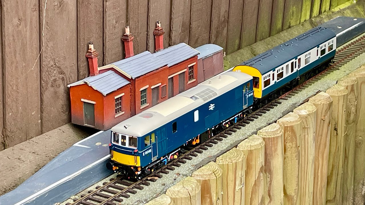 Heljan O gauge class 73 & inspection saloon DCC SOUND - YouTube