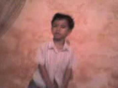 Menino dançando o Funk do Xixi