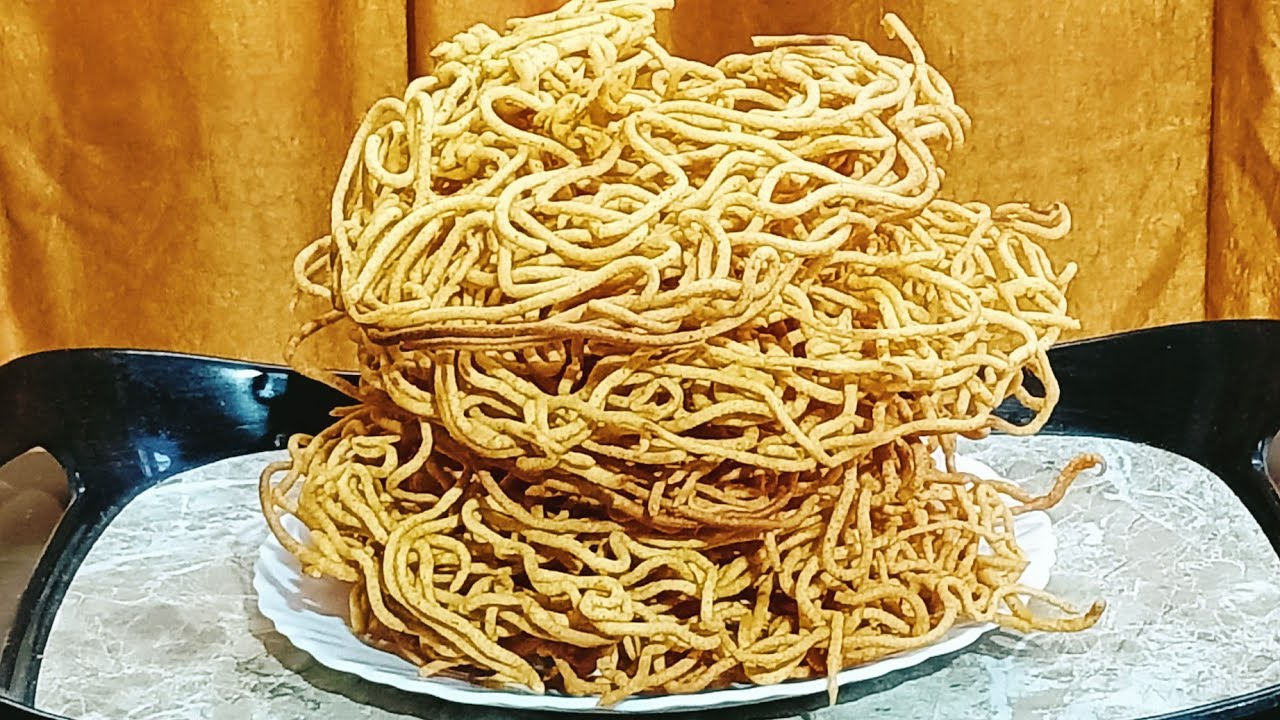 लसूण शेव/Lasoon Shev/Lahsoon Sev/Garlic Sev/How To Make Garlic Sev At ...