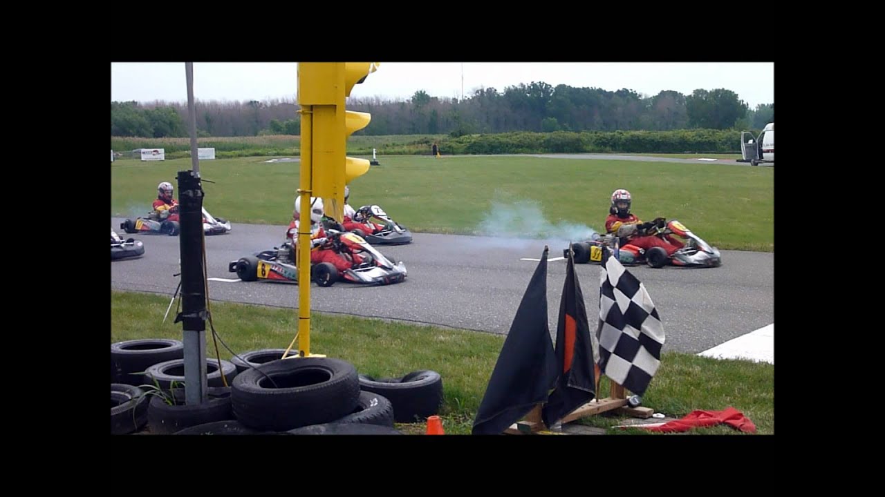 Parilla leopard, IAME Dragon vs Rotax (standing start) - YouTube