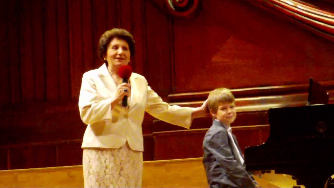 Jan Tabęcki: F. Chopin Walc amoll op.post. - YouTube