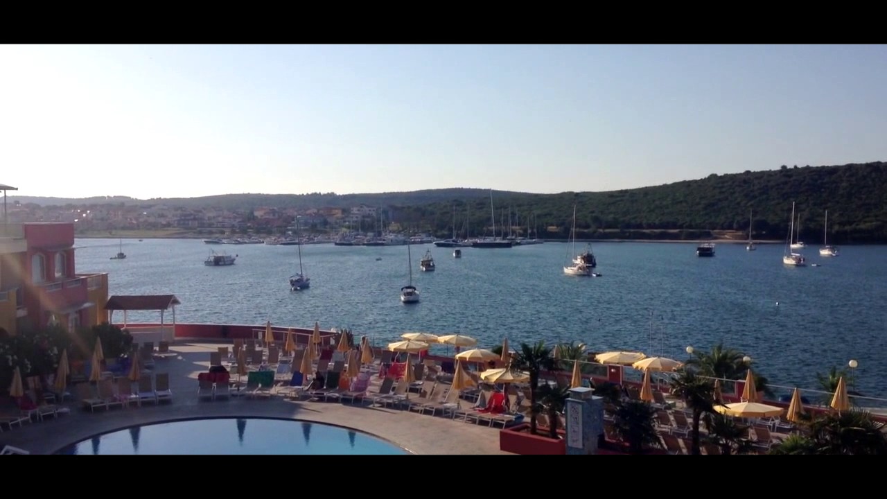 Resort Del Mar, Pula - YouTube