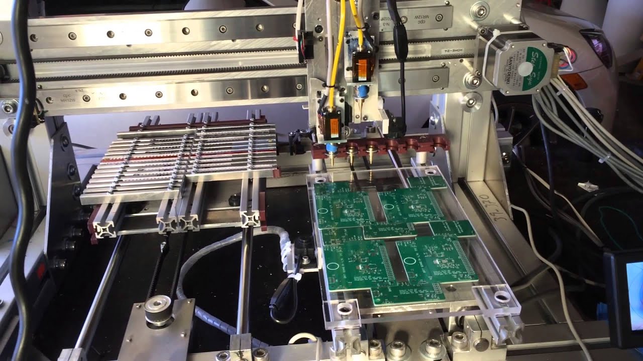 Testing automatic nozzle change on DIY PNP - YouTube