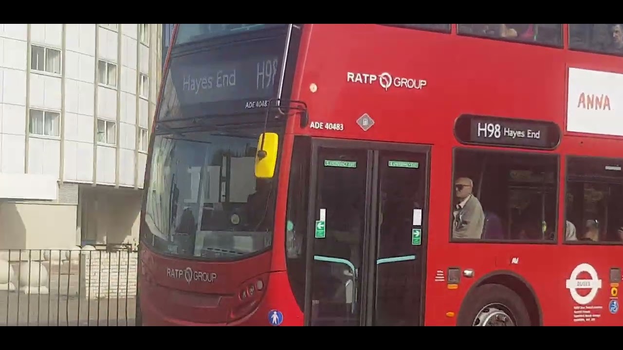 Here is the H98 bus in Heathrow Sunday 8 October 2023 - YouTube