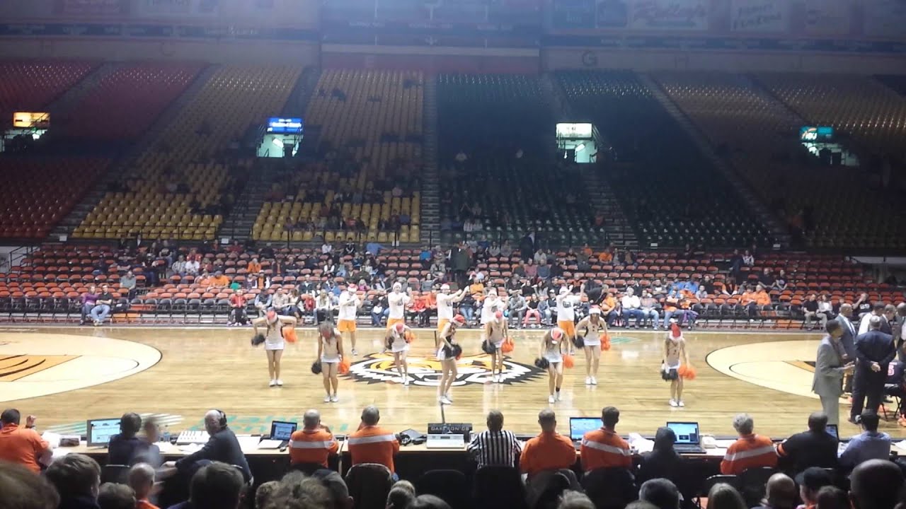 Idaho State University cheerleaders - YouTube