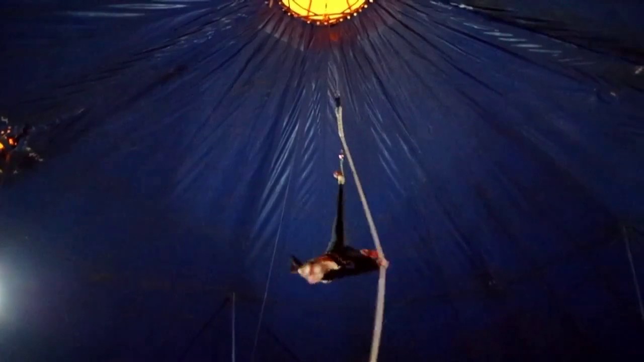 1092 Solo Female vertical rope - YouTube