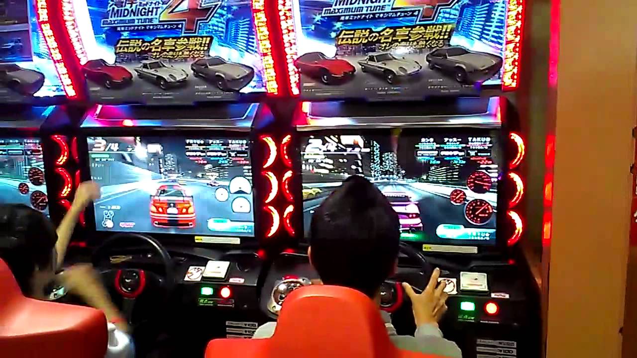 Game taito station @ Shinjuku Tokyo Japan - YouTube