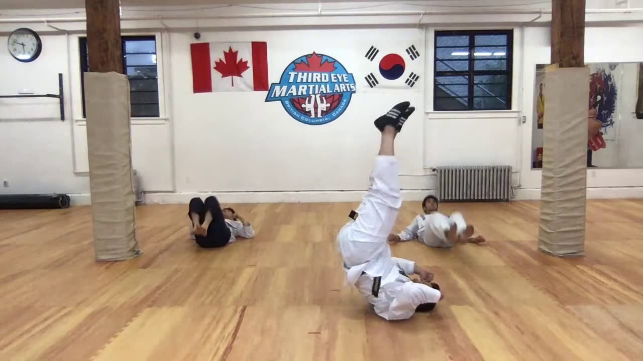 Poomsae and kicking for advanced World Taekwondo (27) - YouTube