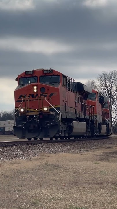 BNSF Z-ALTWSP rolling through Douglass - YouTube