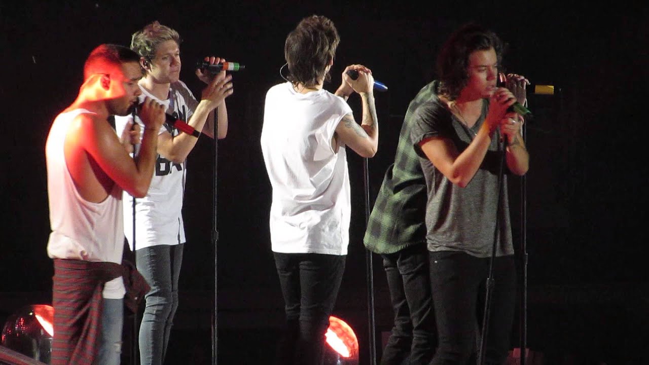 One Direction performing "Right Now" in Dallas (August 24) - YouTube