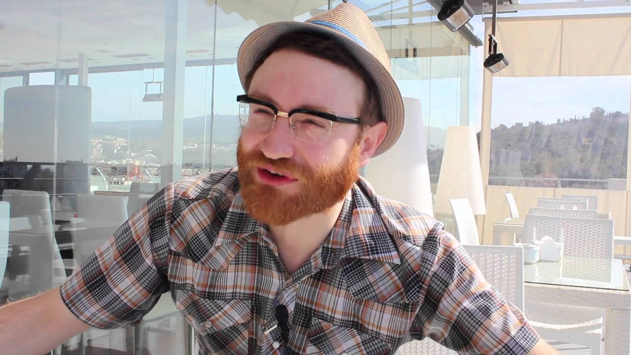 Entrevista a Manuel Burque por "Requisitos para ser una persona normal ...