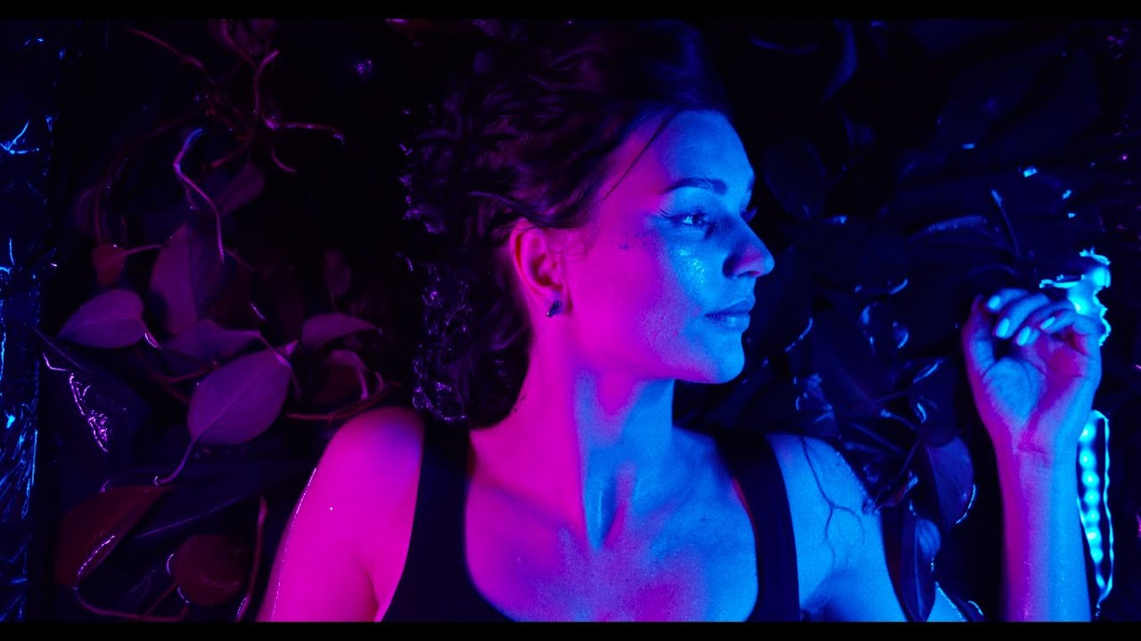 Karolina Chmiel - Ciepło (Official Video) - YouTube