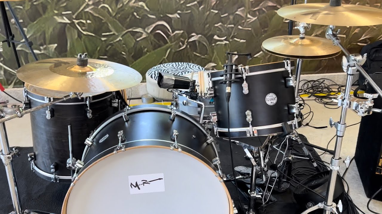 Live gig how I set up a drum kit. - YouTube