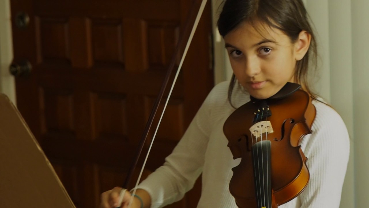 Alexia Violin Plucking Mary had A Little Lamb - YouTube
