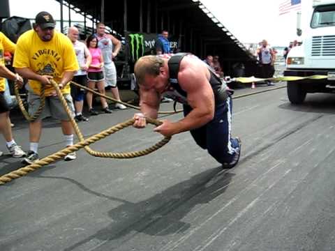 Derek Poundstone Truck Pull at America's Strongest Man 2009 - YouTube