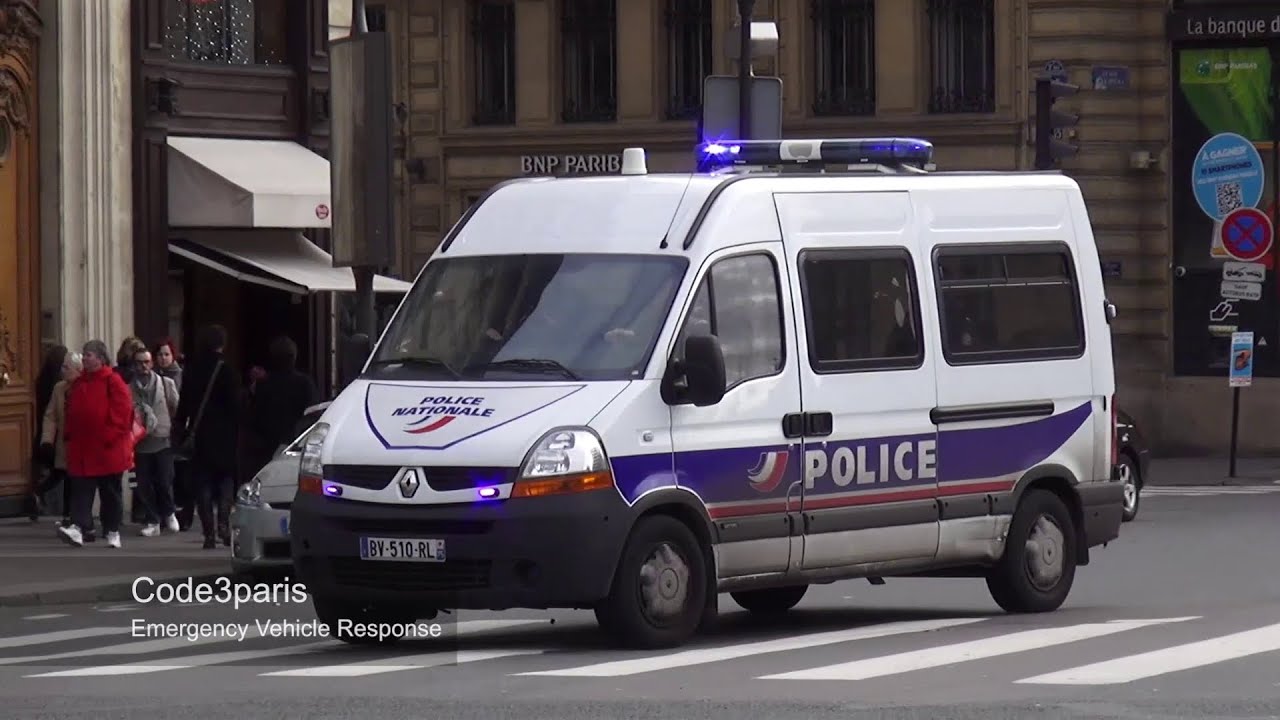 Fourgon de police en urgence // Police Van Responding Paris - YouTube