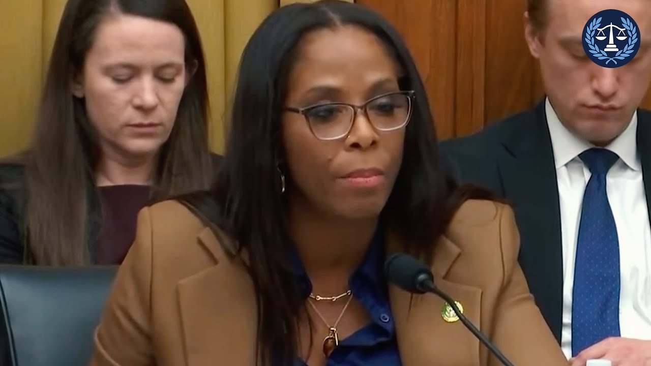 Ranking Member Stacey Plaskett delivers opening statement - YouTube