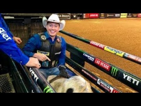 Bull riding at MSG - YouTube