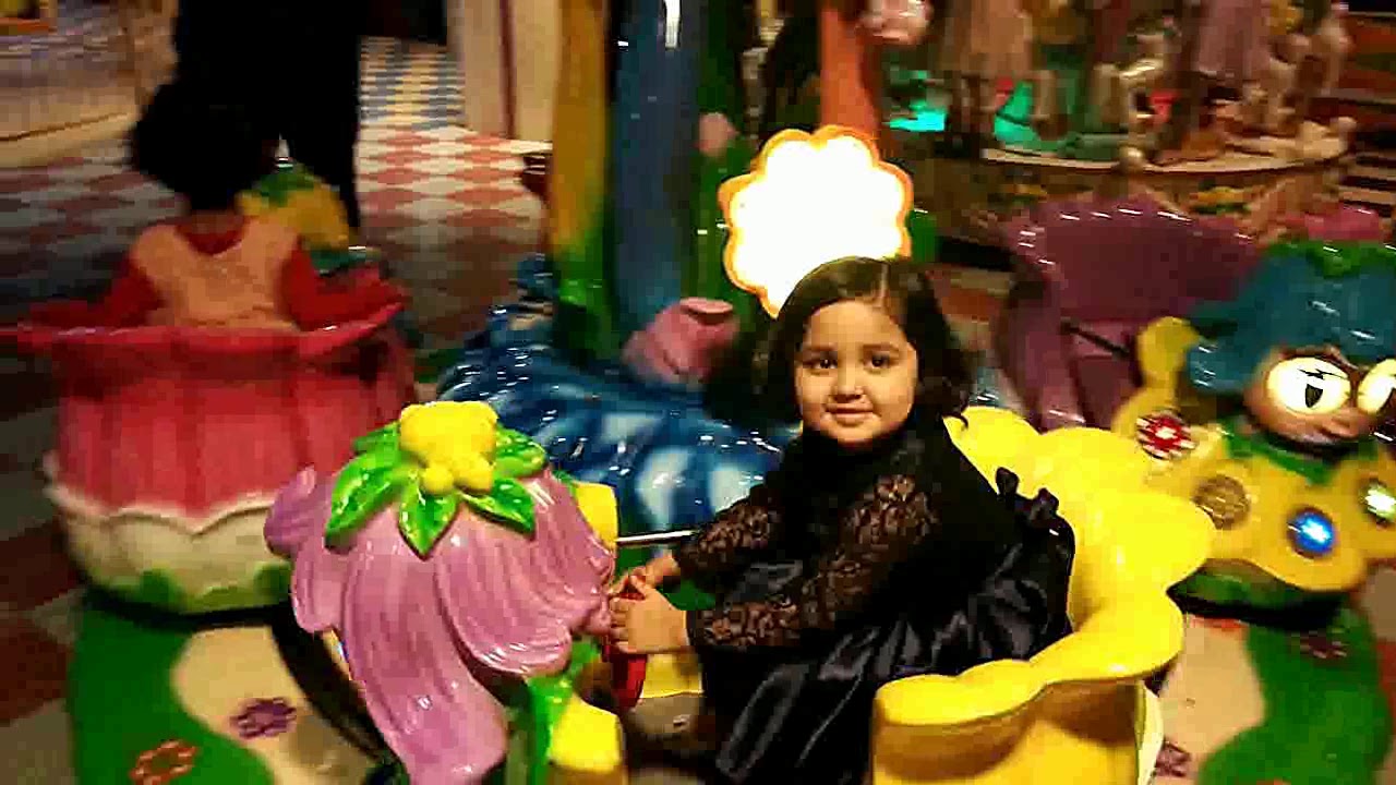 Kids World - Zainab Enjoying at Abdullah Mall-2 - YouTube