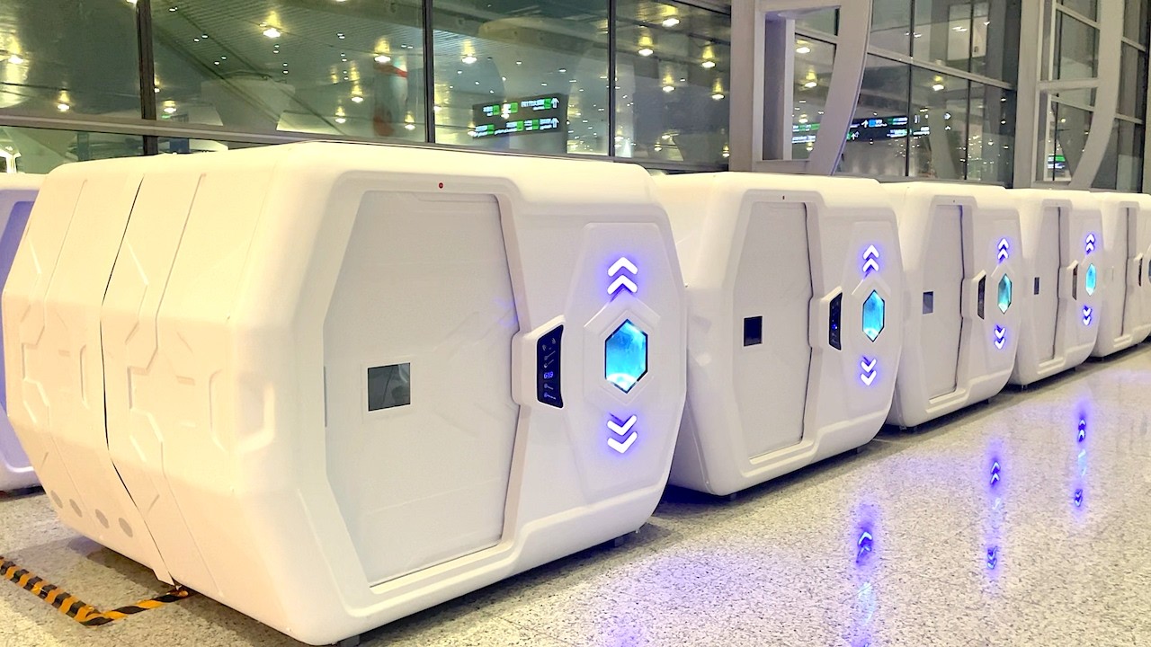 Overnight in a Chinese Airport Sleep Pod | Guangzhou Baiyun Airport ...