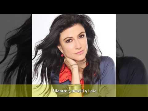 Leticia Huijara - Biografía